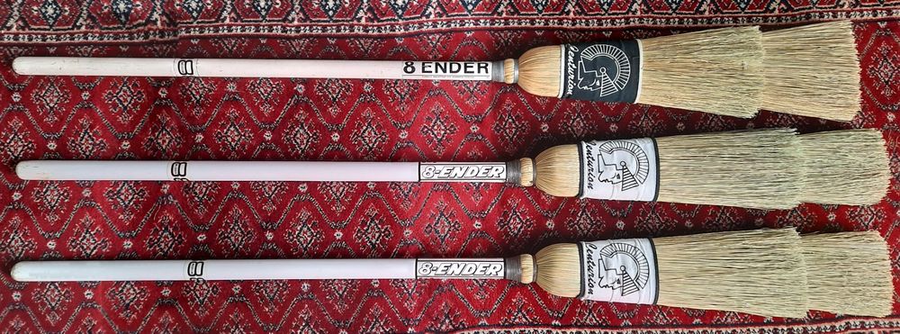 Vintage Curlingbesen "Corn Brooms" 3 Stück | Kaufen auf Ricardo