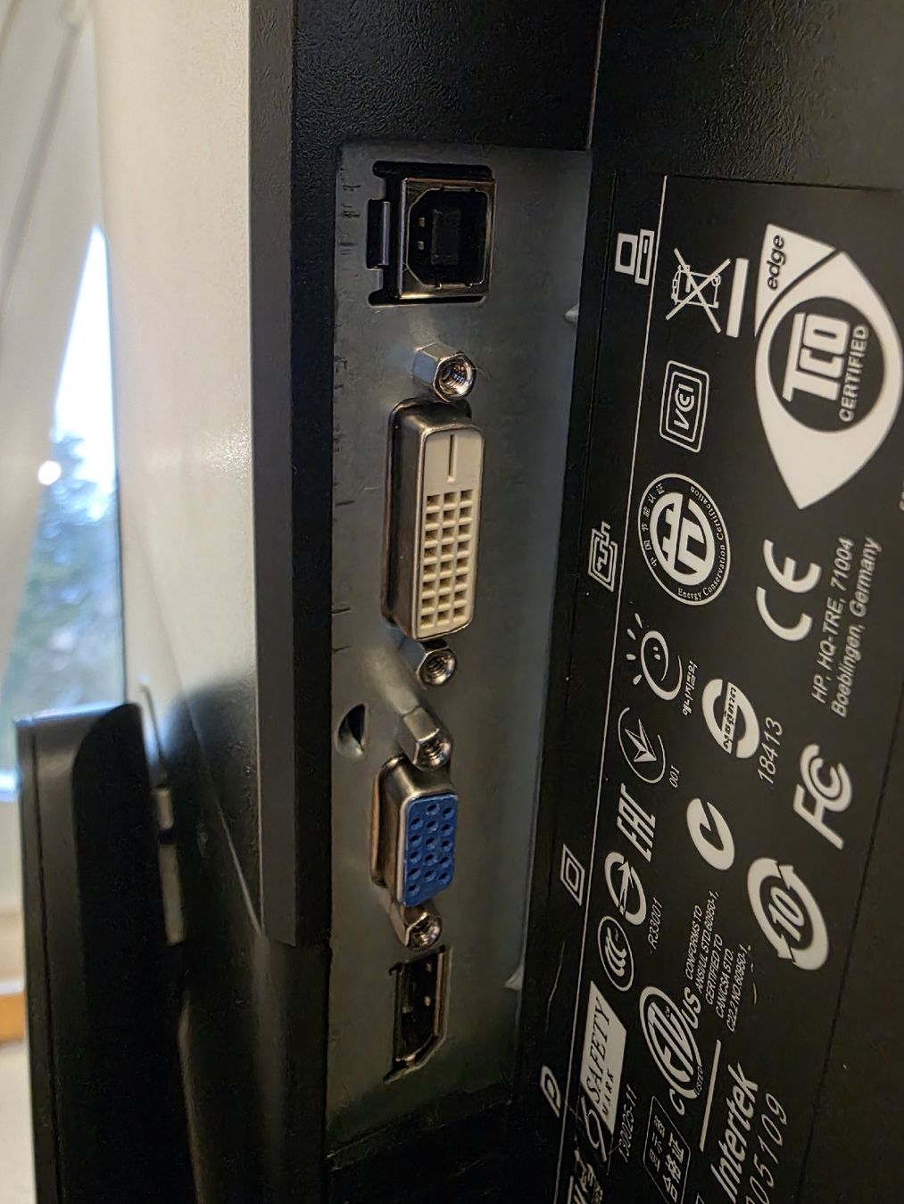 écran HP 24 pouces + barre de son (D'occasion) à Courchavon pour CHF 50 ...