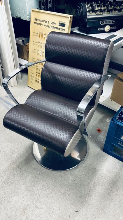 Coiffeurstuhl Chrom Leder braun drehbar Friseurstuhl (Gebraucht) in Richterswil für CHF 20 – nur ...