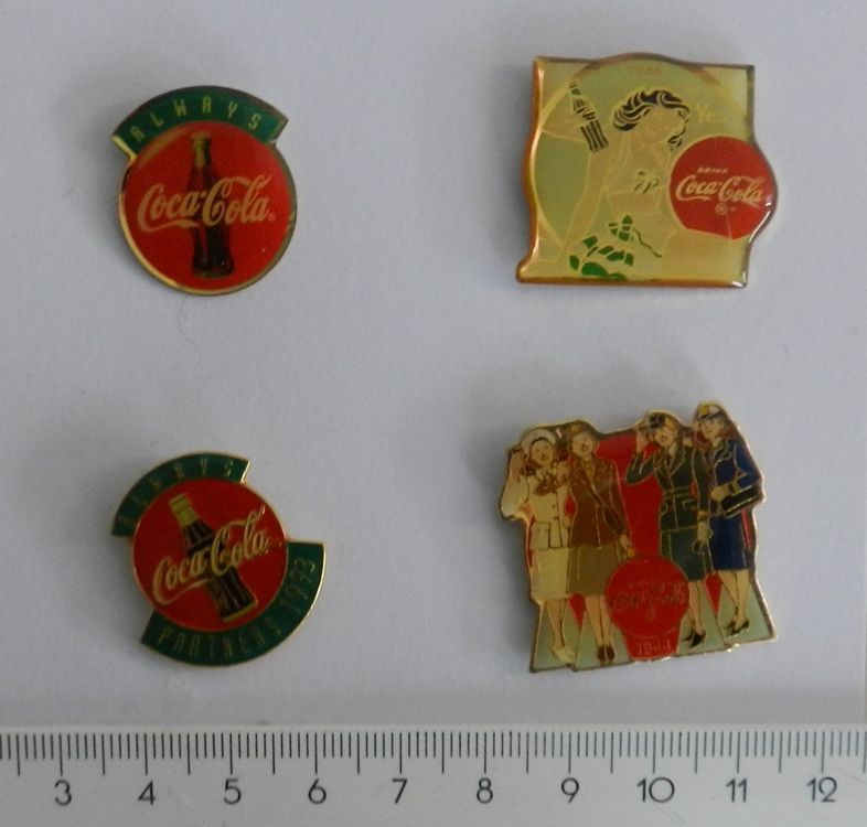 4 Coca Cola Pins, Sammlerstücke (Gebraucht) in Zürich für CHF 6 – mit ...