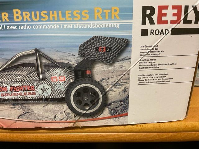 REELY Carbon Fighter Brushless 4WD RtR (Neuwertig) | Kaufen auf Ricardo