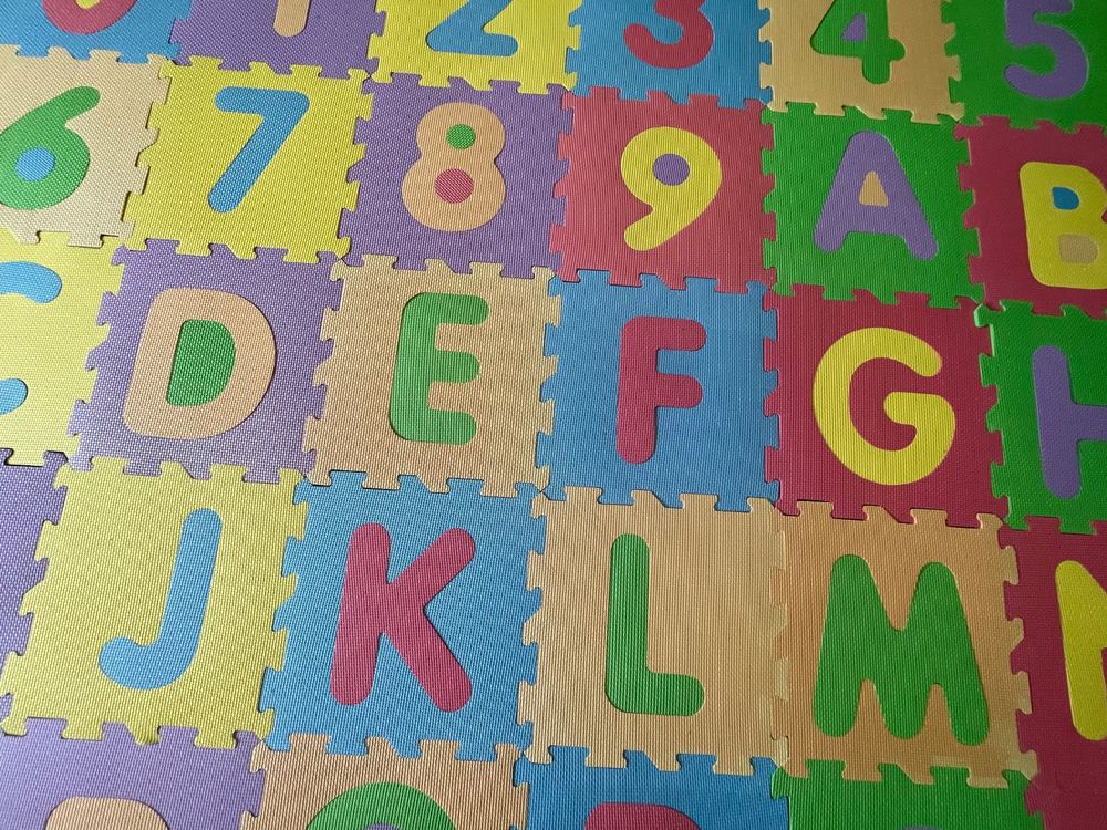 Puzzle Matte Zahlen Buchstaben ABC Schaumstoff Kinder (Gebraucht) in ...
