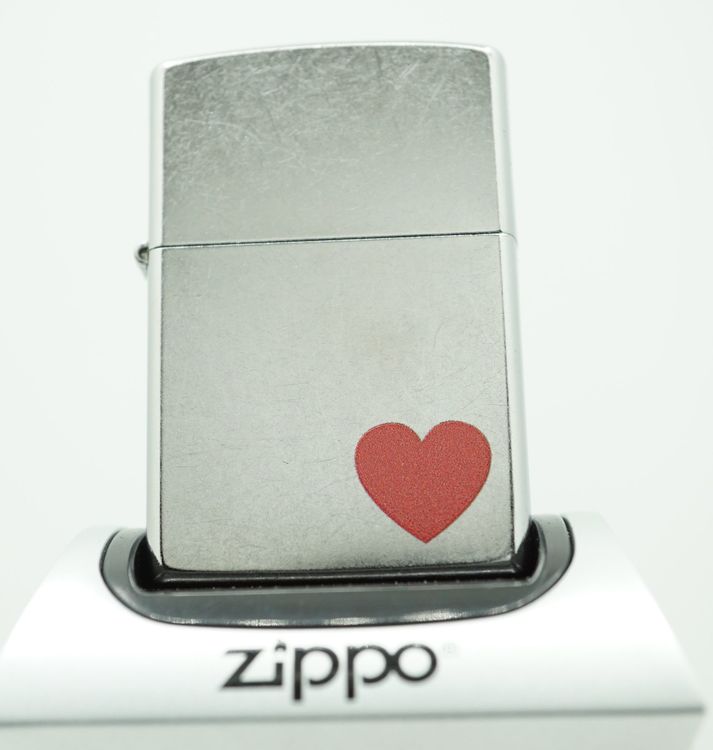 ZIPPO® SMALL RED HEART - PRINT - 2021 - UNGEZÜNDET | Kaufen auf Ricardo