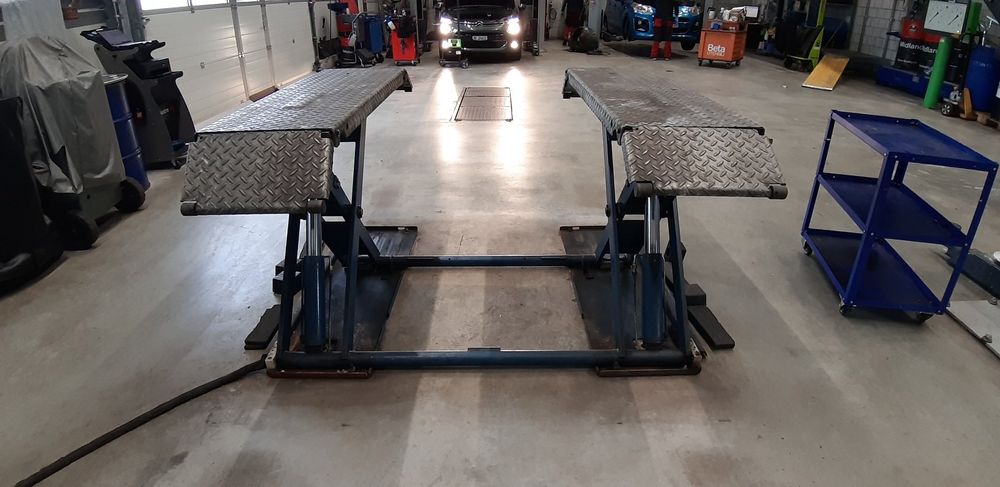 Hebebühne Nussbaum Sprinter II 2500 Kg (Gebraucht) in Solothurn für CHF 1660 – nur Abholung auf ...