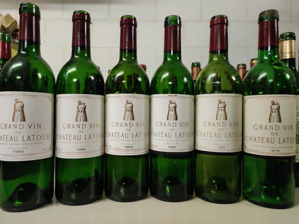 6 x Alte Vintage-Flaschen. Leer. Latour | Kaufen auf Ricardo