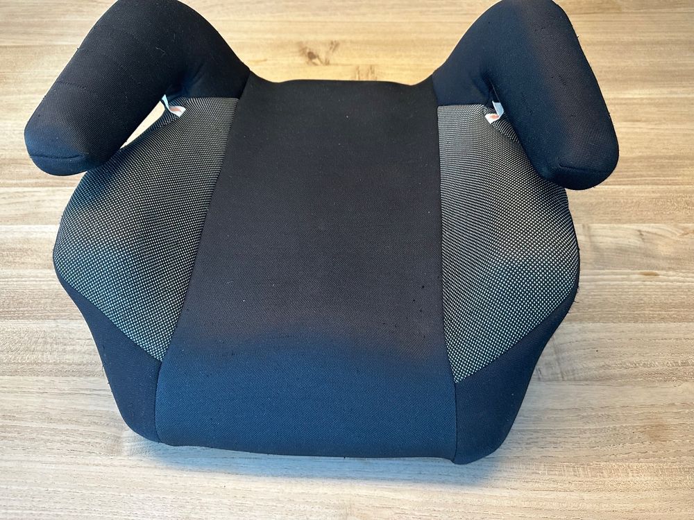 réhausseur de voiture pour enfant 15-36 kg (Gebraucht) in Leytron für CHF 6 – mit Lieferung auf ...