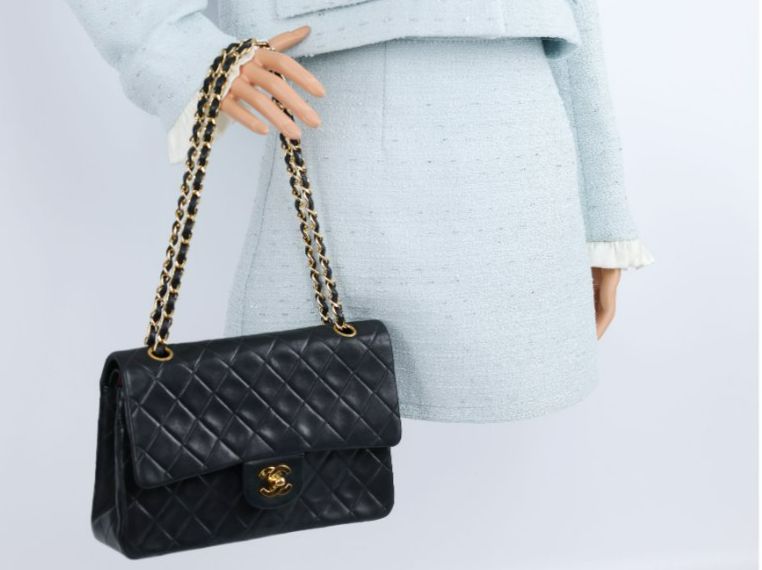 Schwarze Vintage Chanel Classic Double Flap (No.222) (Gebraucht) in ...