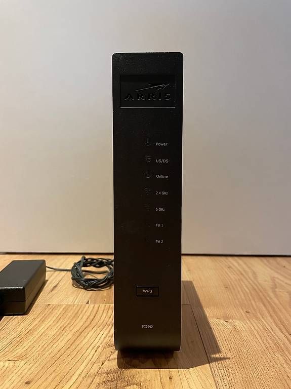 Modem routeur wifi 2.4 GHz + 5 GHz (câble) (D'occasion) à Epalinges ...