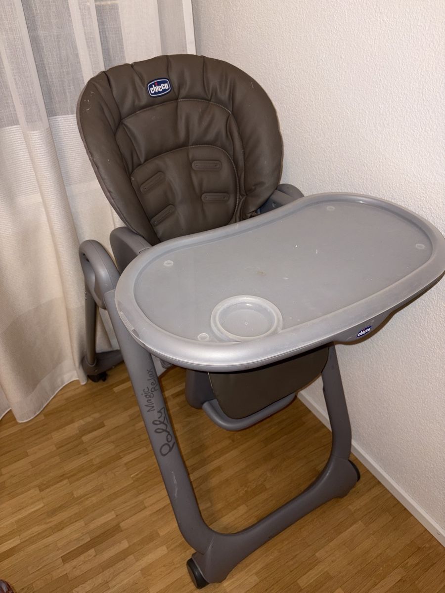 Chicco Polly Magic Relax High Chair - Great Condition! (Gebraucht) in ...