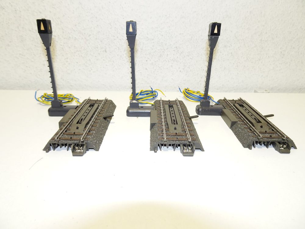 3 Märklin C-Gleis Schienen Entkuppler Lichtmast HO 24997 (Gebraucht) in ...