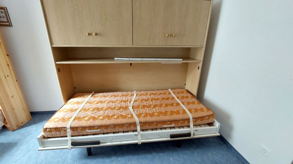 Schrankbett ausziehbar, Klappbett (Gebraucht) in Urdorf für CHF 31 – nur Abholung auf Ricardo kaufen