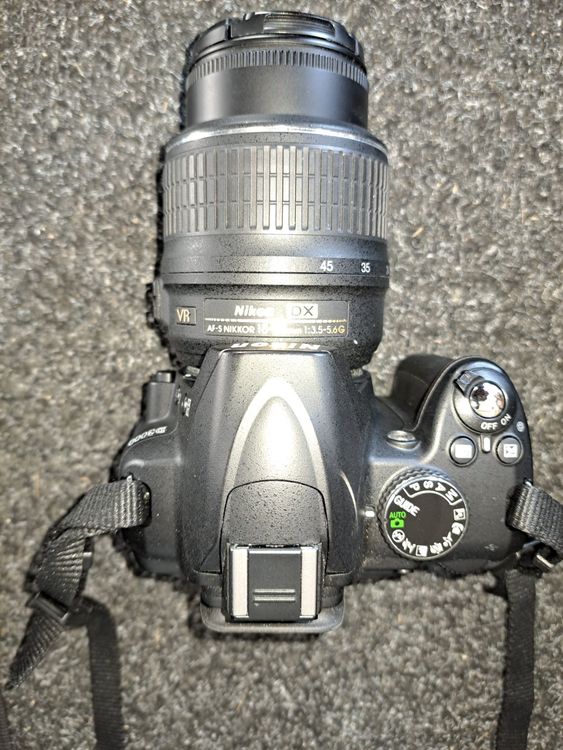 Nikon D3000 inkl.Stativ(praktisch ungebraucht) wie NEU (Neu (gemäss ...