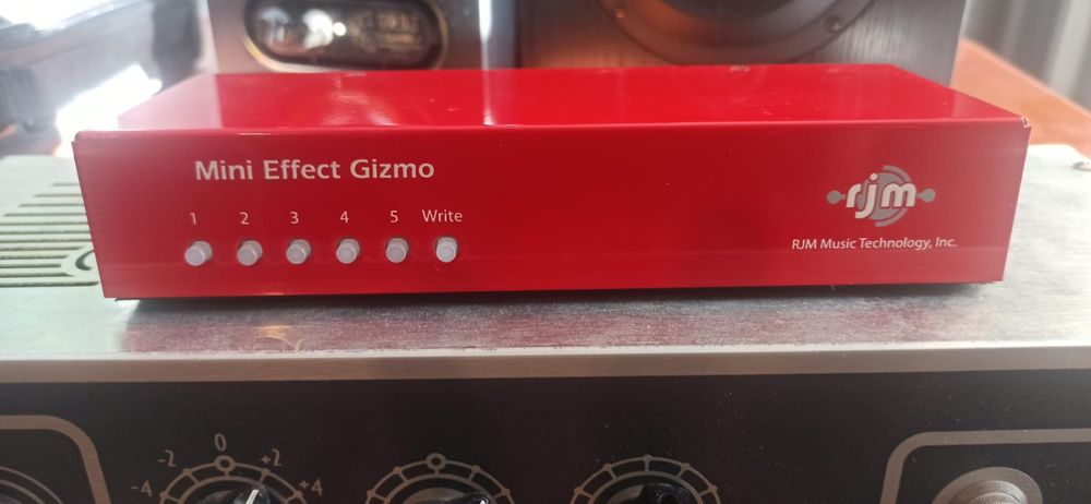 Midi effect Switcher: RJM Mini Effect Gizmo | Kaufen auf Ricardo