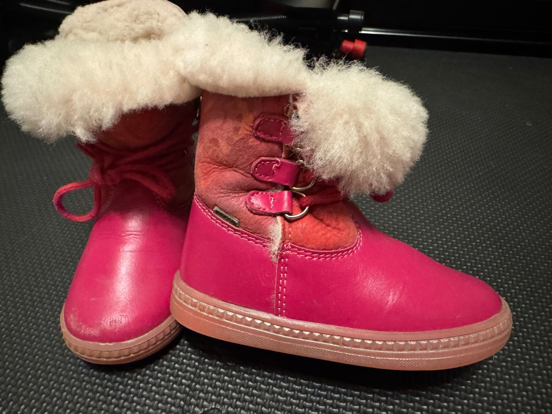 Pinke Leder-Winterstiefel – Grösse 23 (Gebraucht) in Zumikon für CHF 10 ...