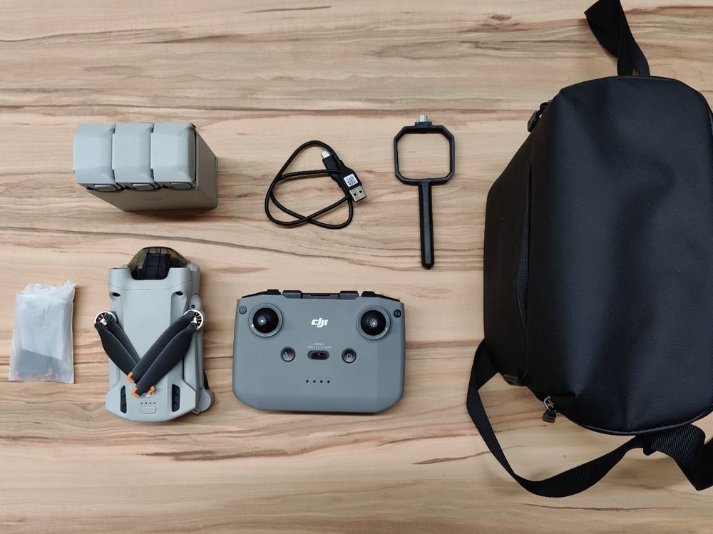 DJI mini 3 pro + RCN1 Controller und 3 Akkus (Neu (gemäss Beschreibung ...