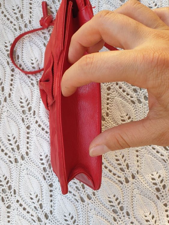 ASSIMA BAG TASCHE ROT LEDER LOCHER SÜSS (Gebraucht) in Elsau für CHF 24 ...