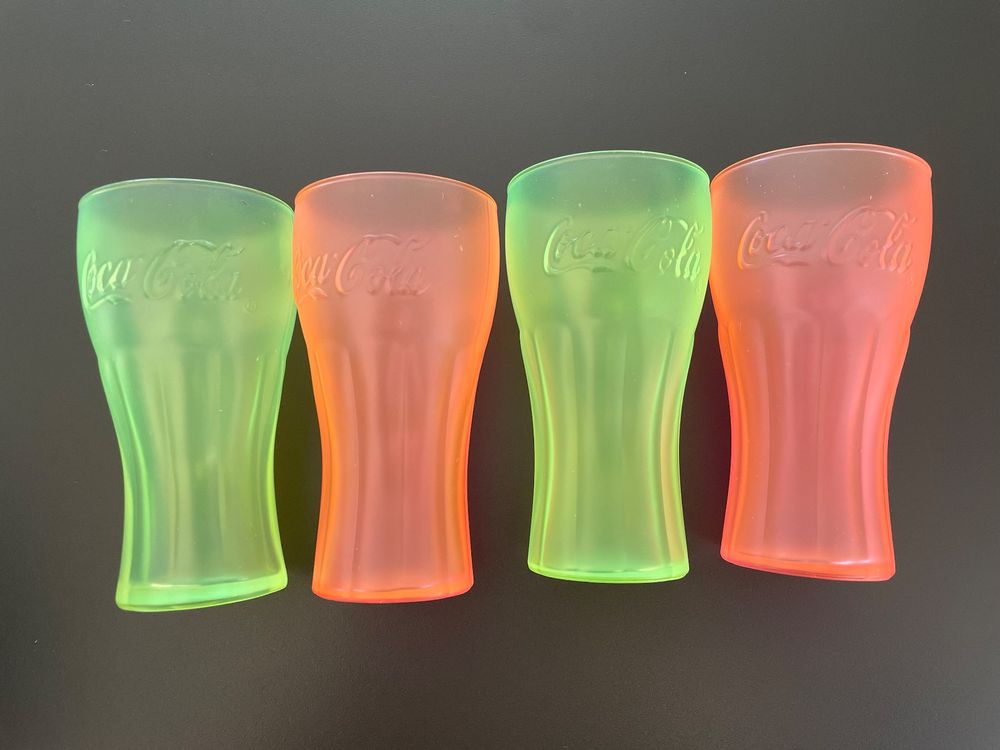 Coca Cola Gläser neon grün und neon pink je 2 Stück (Gebraucht) in ...