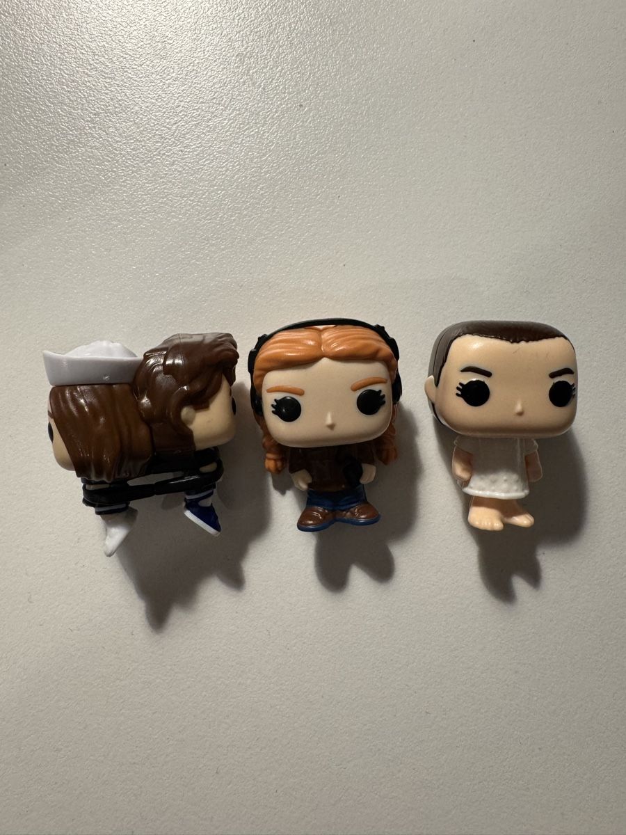 Kinder Joy Stranger Things Max, Eleven, Steve&Robin (Neu (gemäss ...