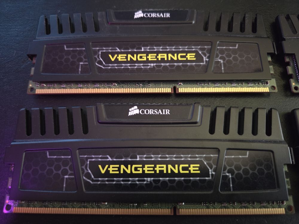 Corsair Vengeance 16GB DDR3 RAM - Top Zustand, ab 1 CHF! (Gebraucht) in ...