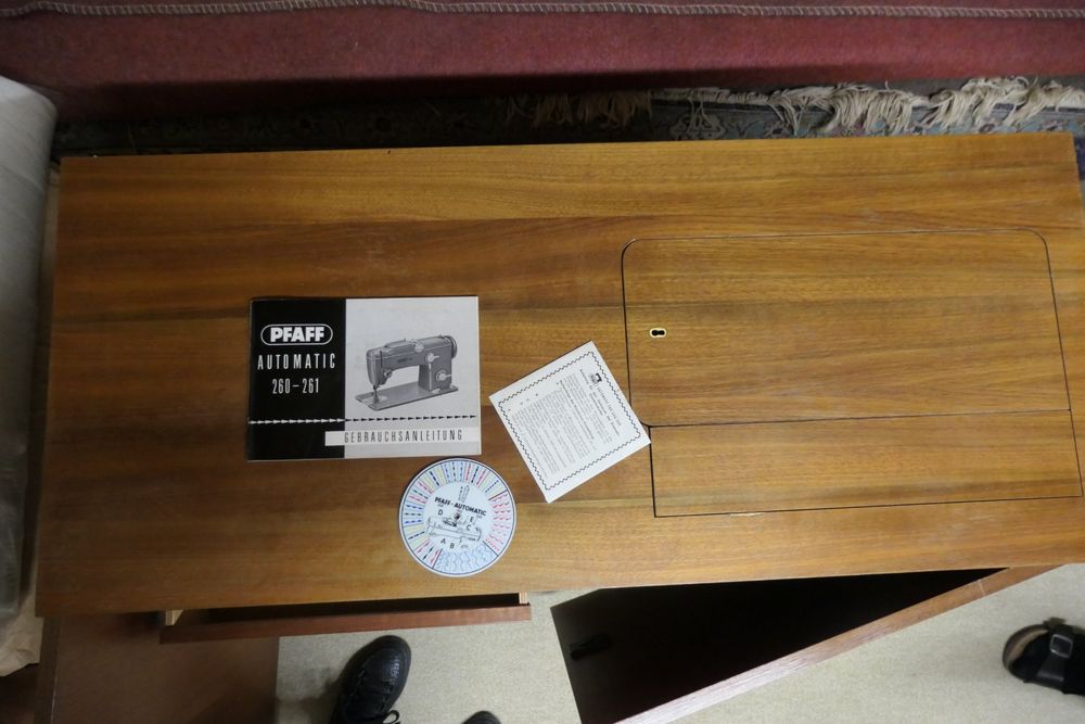 Pfaff 260 Schrank-Nähmaschine mech./el. - kompl. mit Zubehör (Gebraucht ...