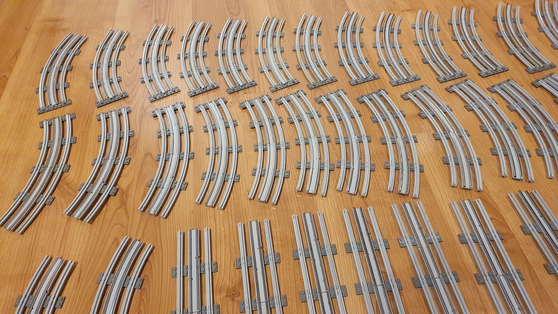 Riesiges 410 teiliges LEGO 12V Eisenbahn Schienen Set grau (Gebraucht ...