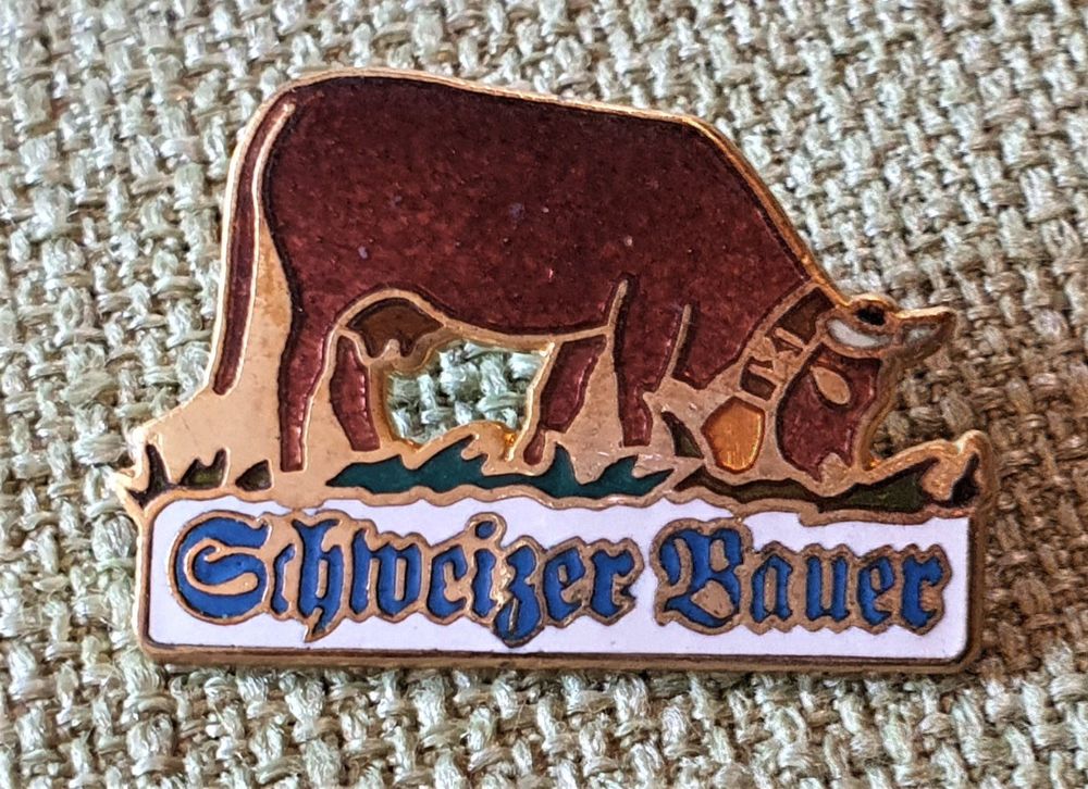 G585 - Pin Schweizer Bauer Kuh Cow (Gebraucht) in Reinach BL für CHF 2 ...
