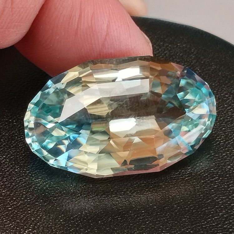 80 Karat !! Unbehandelter JOS PLATEAU TOPAS TOPAZ Edelstein | Kaufen auf Ricardo
