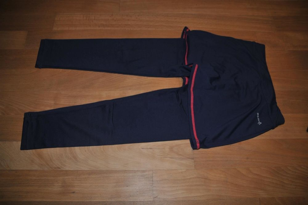 Tennis Röcklein mit Leggins von Artengo, 115/124, neuwertig (Gebraucht ...