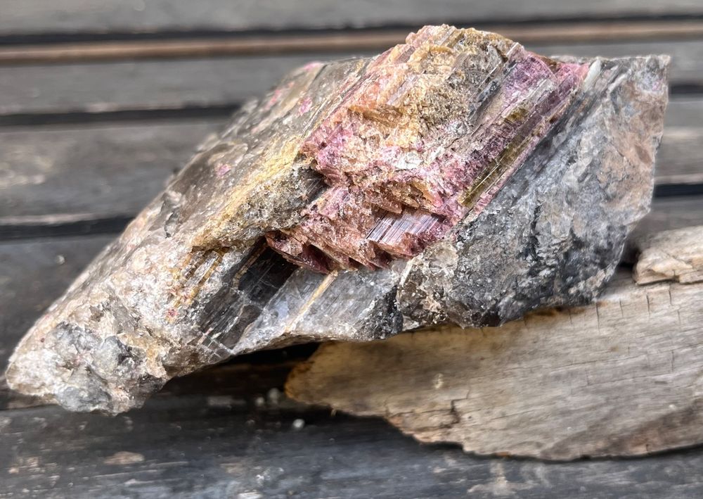 Stufe mit Turmalin (Rubellit ,Dravit ,Schörl) Lappland SE (Gebraucht ...