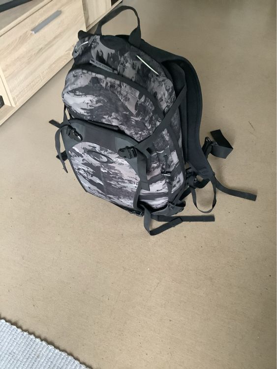 Oakley Snow Pack Rucksack Wanderrucksack Oakley schwarz grau (Neu ...