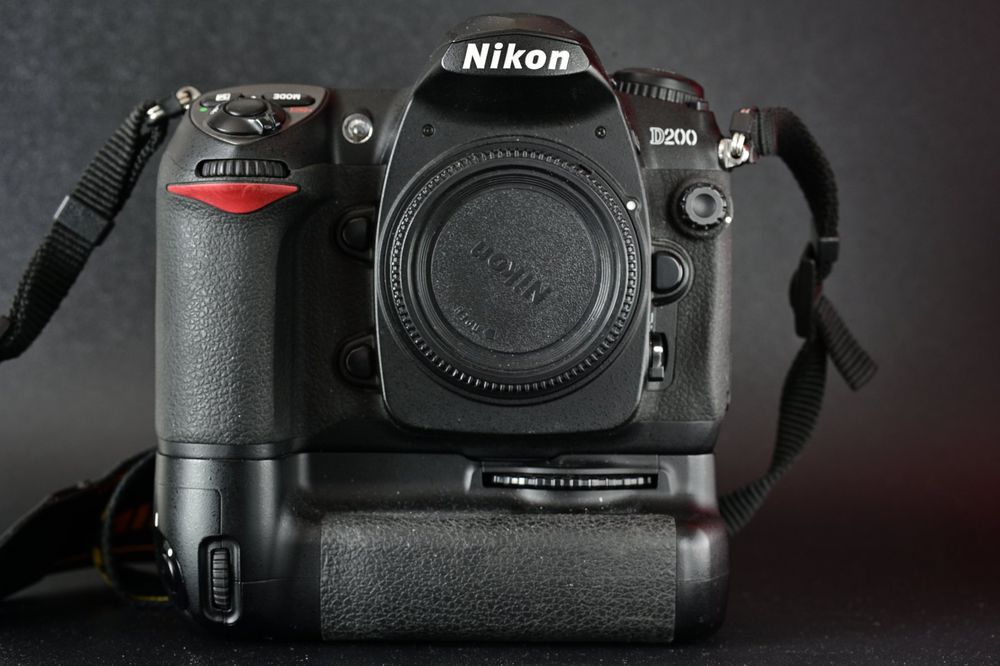 Nikon D200 neu (nur 3863 clicks ) (Gebraucht) in Fleurier für CHF 95 ...