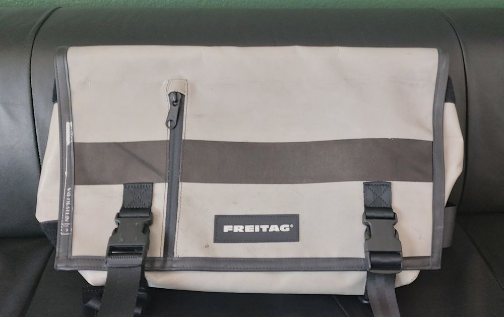 Freitag Tasche F17 Joe Messenger Bag | Kaufen auf Ricardo