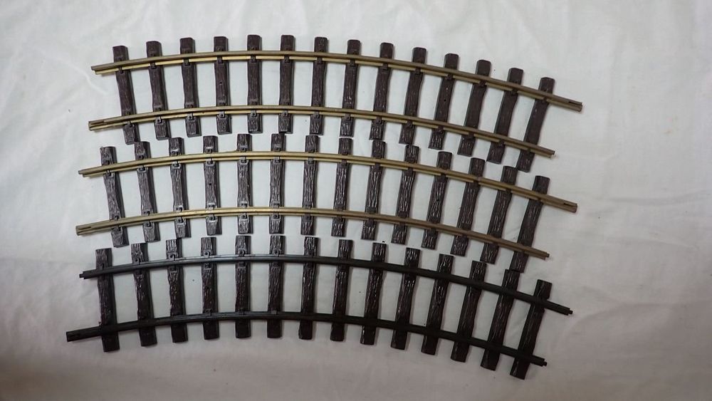 LGB 1500 Gebogenes Gleis R2 30° 3 Stück | Kaufen auf Ricardo