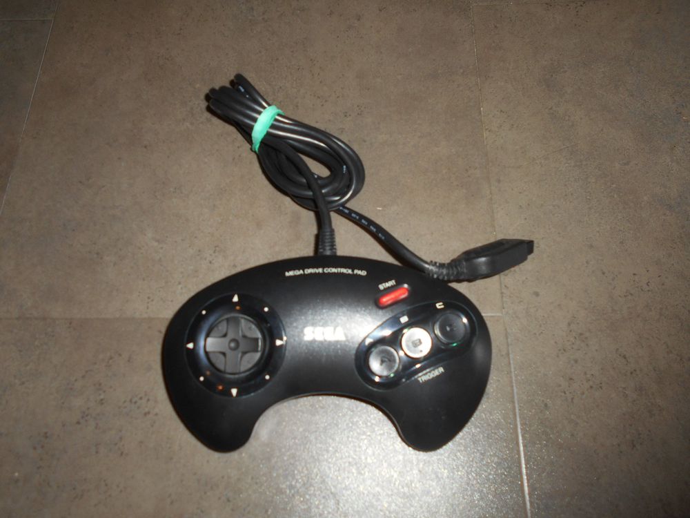 Sega Mega Drive Original Controller (Gebraucht) in Recherswil für CHF ...