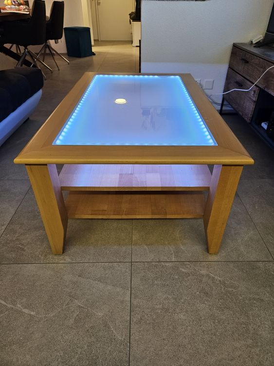 Wohnzimmertisch mit RGB-LED und Glasplatte (Gebraucht) in Samstagern für CHF 50 – nur Abholung ...