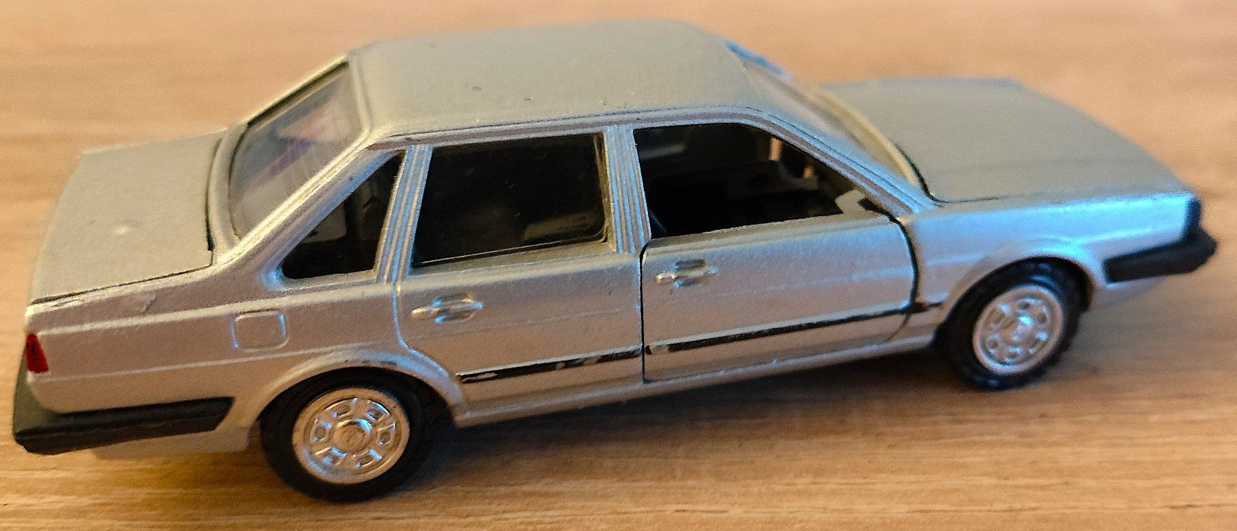 VW Golf Santana GL1:43 55 KW 75 PS Model 1015 (Gebraucht) in Grandson ...