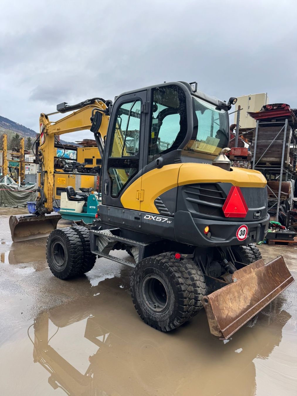 Doosan DX57 6.8tonnen mit 1x tief & 1x schwenklöffel (Gebraucht) in Egg ...