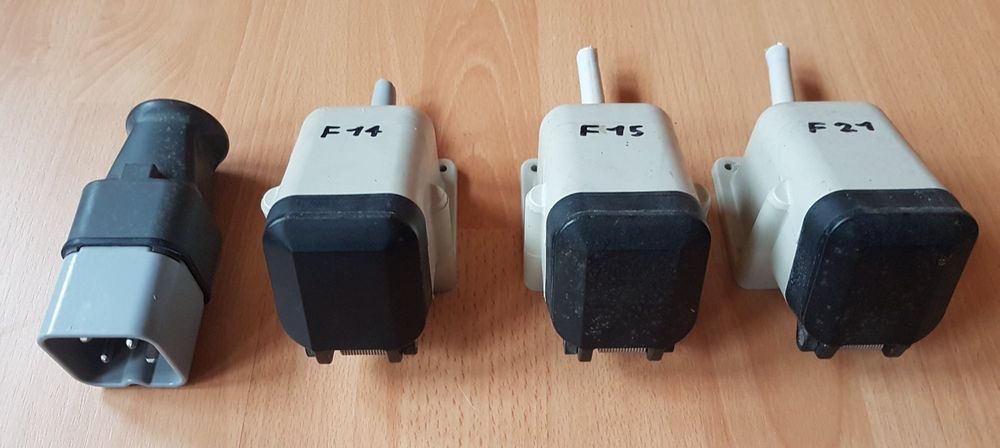 INDUSTRIE STECKDOSEN & STECKER J15 (LANDWIRTSCHAFT) (Gebraucht) in Sax für CHF 9 – mit Lieferung ...