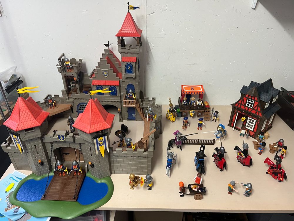Playmobil Ritterburg Turnier und Mittelalterhaus viel Zubeh. (Neu (gemäss Beschreibung)) in ...
