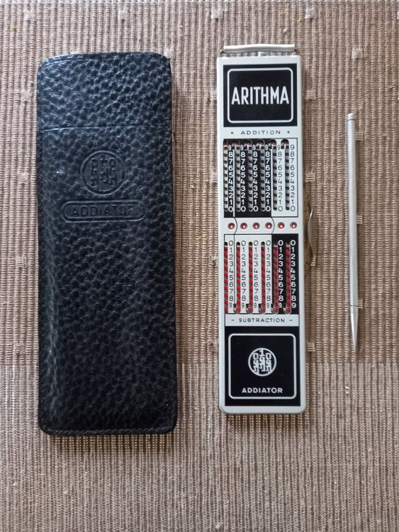 Addiator Arithma Rechenschieber 50er Jahre mit Stift + Etui (Gebraucht ...