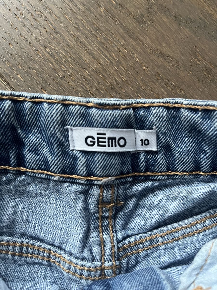 Jean fille GÉMO 10 ans (D'occasion) à gland pour CHF 10 – avec ...