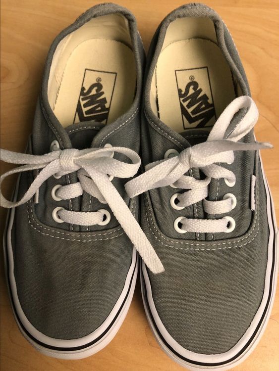 Vans 34 34.5 sehr gut erhalten graublau low (Gebraucht) in Zürich für CHF 4 – mit Lieferung auf ...