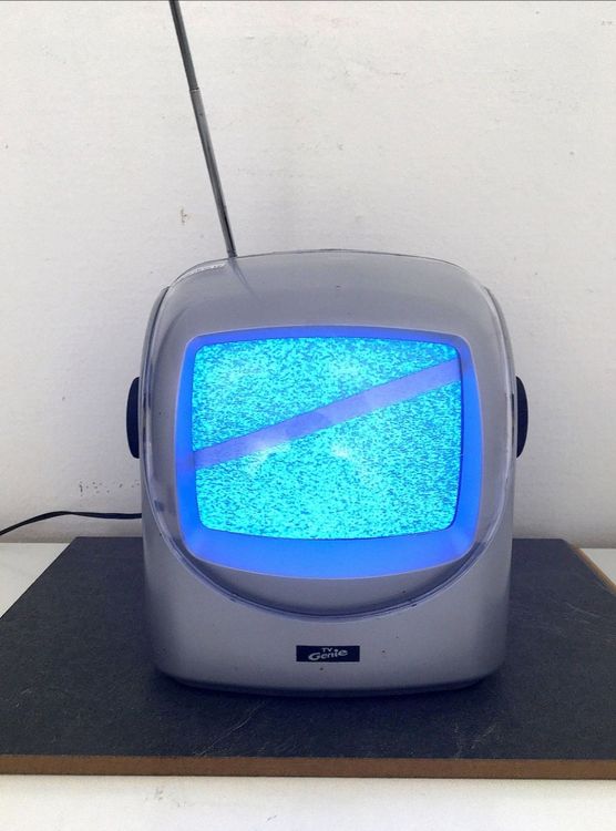 1980s Vintage `Tiny` Fernseher - Funktioniert! (Gebraucht) in Zürich ...
