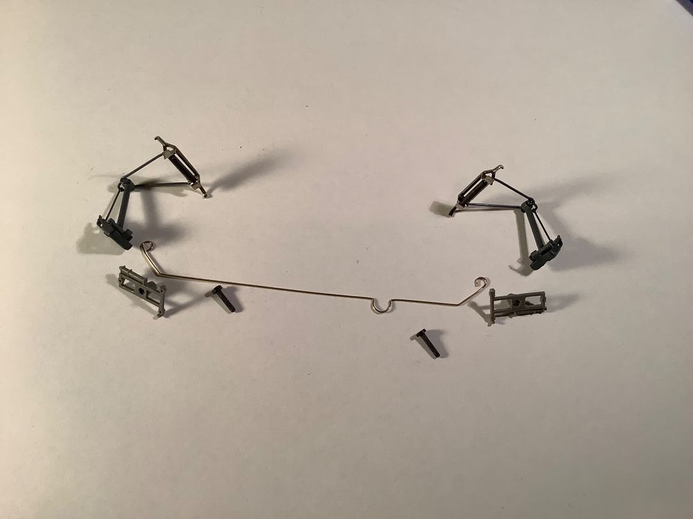 Roco zu SBB Re 4/4, SOB Re 446 : 2x Einholmstromabnehmer (Gebraucht) in ...