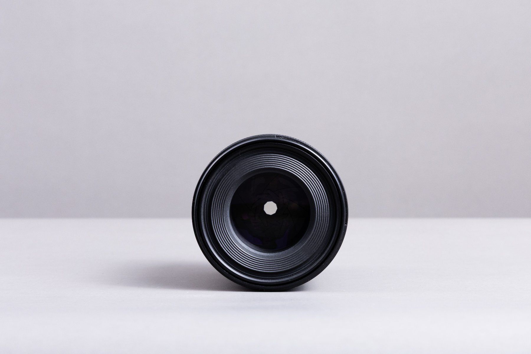 Canon RF 85mm f/2.0 Makro IS STM & mit Gegenlichtblende (Gebraucht) in ...