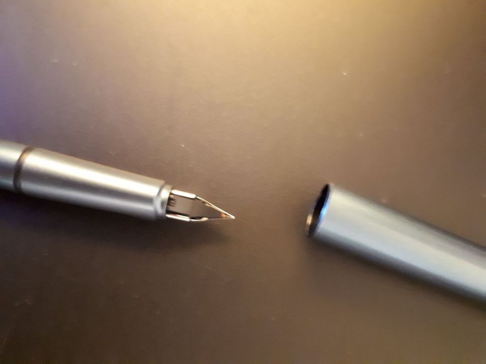 NEU - Büro - Füllfederhalter Füllfeder Füller - Matt Grün | Kaufen auf ...