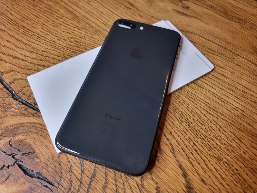 iPhone 8 Plus 64GB - Space Grey | Kaufen auf Ricardo