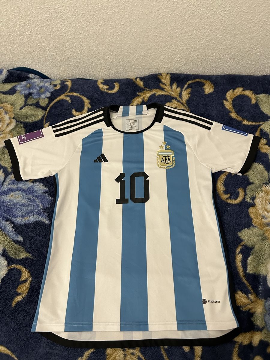 Messi Trikot Original (Neu und originalverpackt) in Biberist für CHF 70 – nur Abholung auf ...