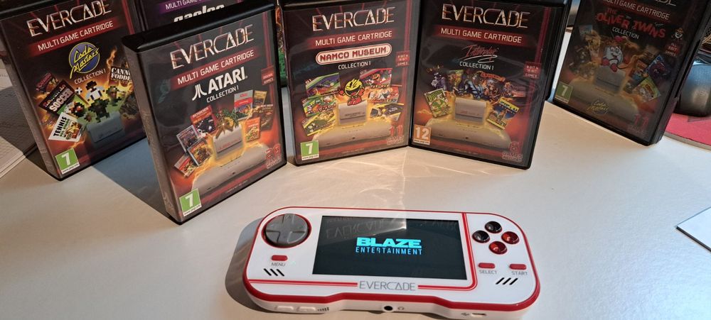 Evercade Handheld Premium Pack + 7 Game Collections (Gebraucht) in ...
