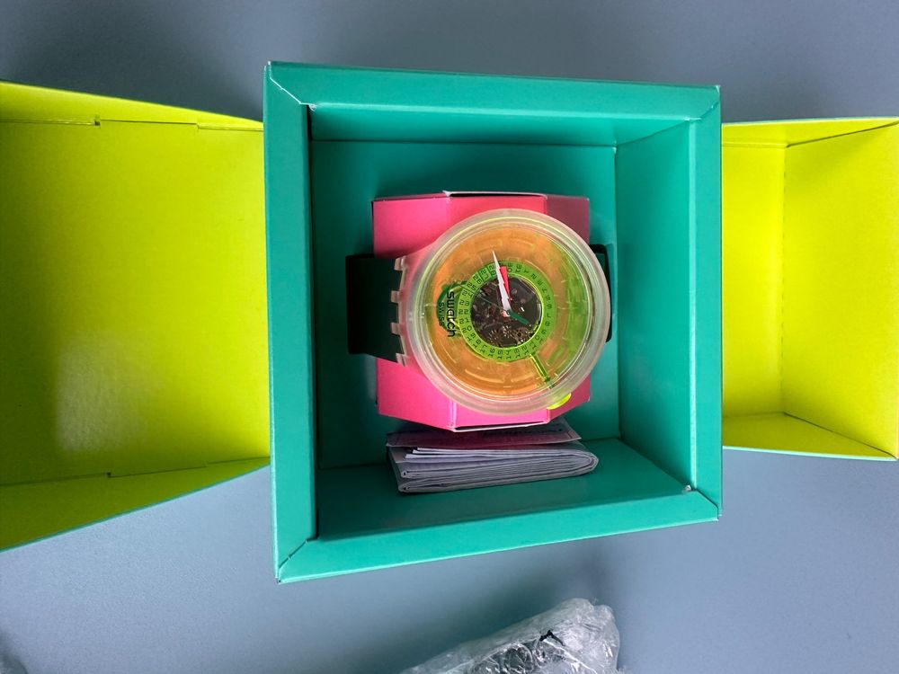 Swatch Neon - BLINDED BY NEON (SBO5K400) (Neu und originalverpackt) in ...